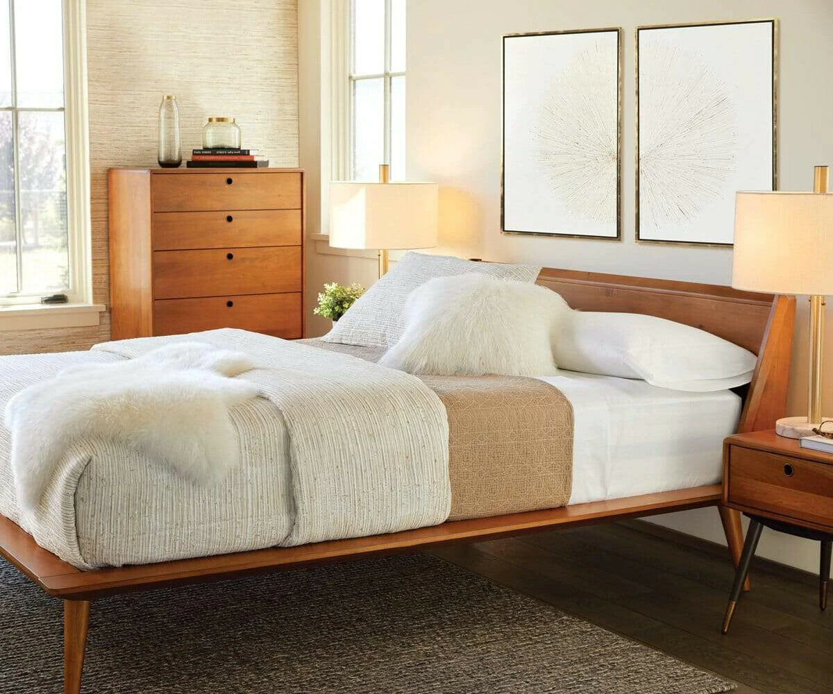 Scandinavian Design Bolig Queen Bed - Light Walnut Stain – Greensalvage